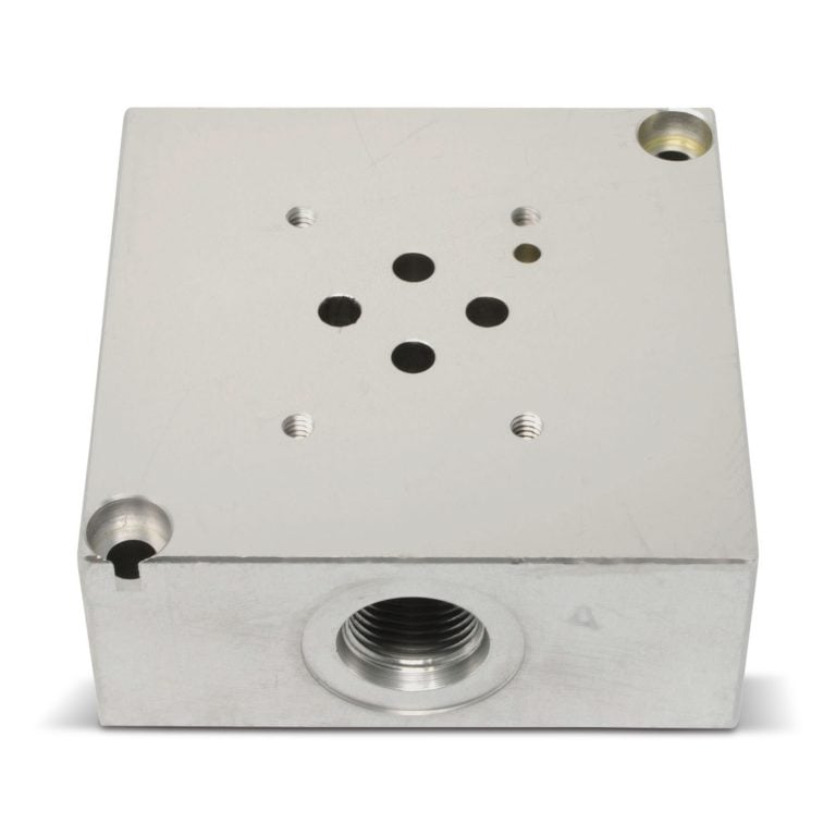 1 Valve Manifold Subplate, D03, Series, #8 SAE Ports